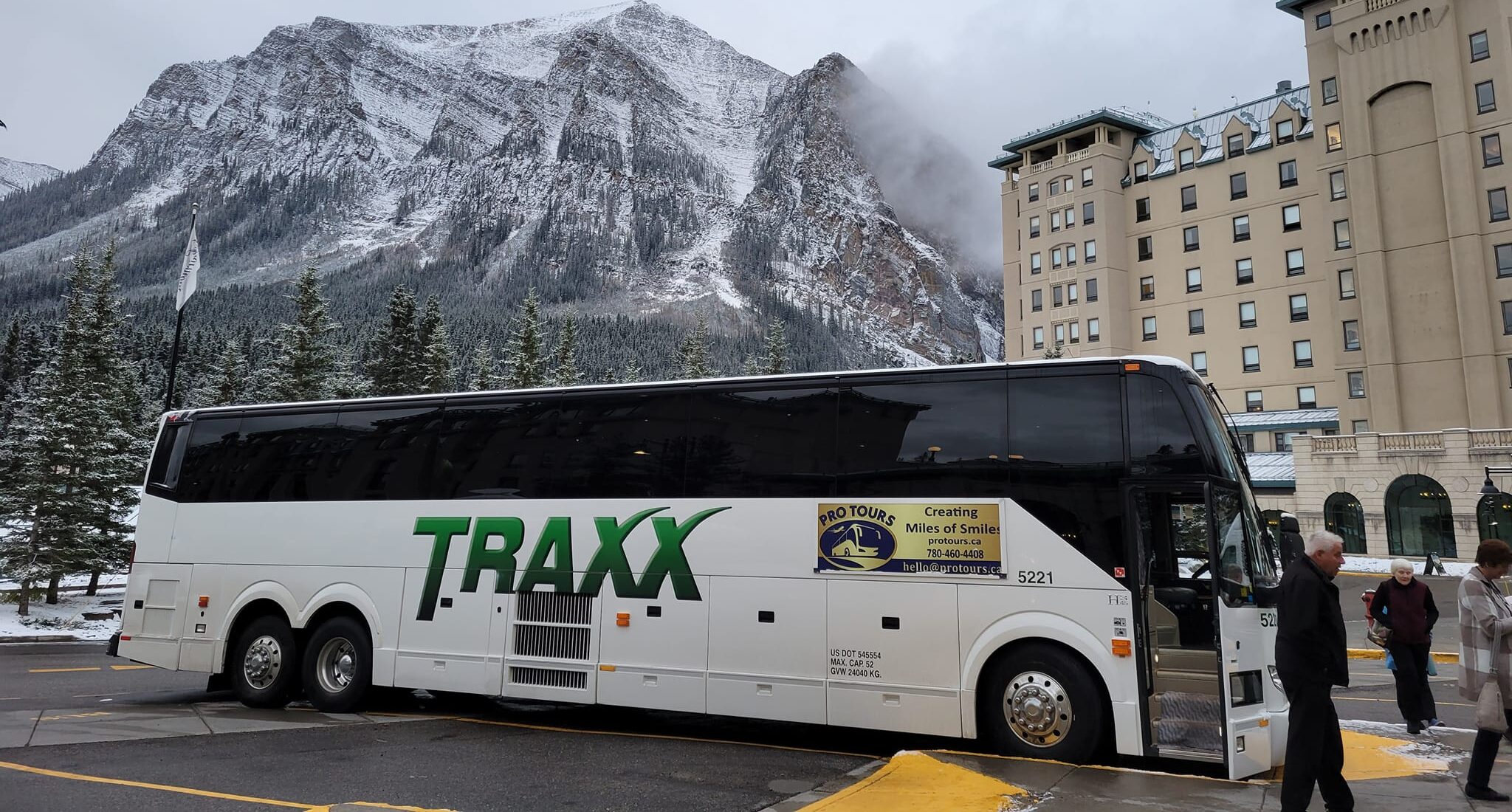Bus Tours for Seniors Canada | The Ultimate Guide
